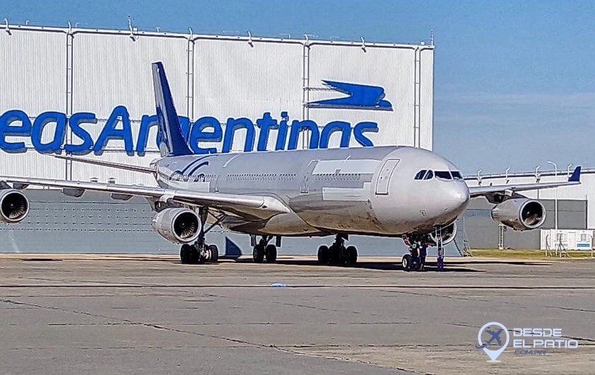 AHORA. Sale a volar el anteúltimo A340 de Aerolíneas Argentinas