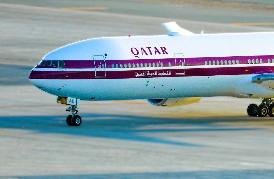 Qatar Airways Unveils a Unique Retro Livery Aircraft to Celebrate 25 ...