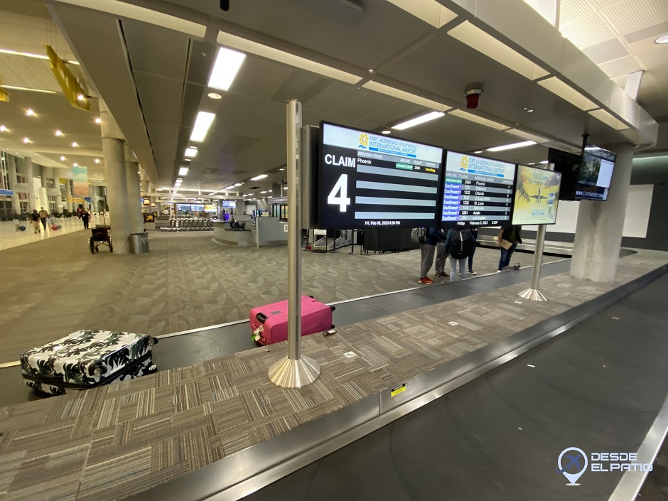 El día que Frontier Airlines se "olvidó" las valijas en el Aeropuerto ...