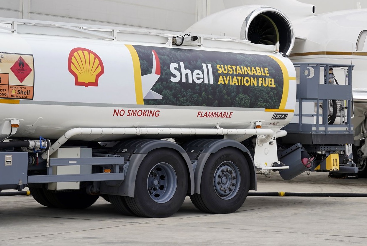 Shell Aviation firma acuerdo con JetBlue para llevar combustible SAF al ...
