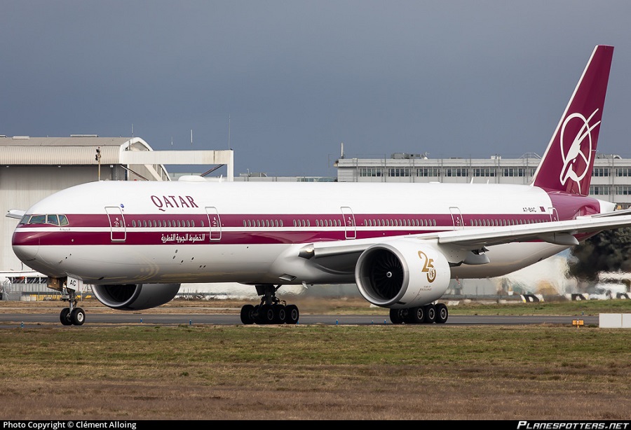Qatar Airways Unveils a Unique Retro Livery Aircraft to Celebrate 25 ...