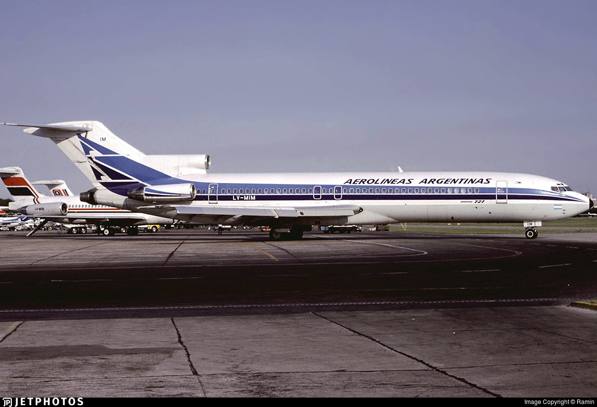 El Boeing 727 de Aerolíneas Argentinas que se negaba a abandonar sus colores