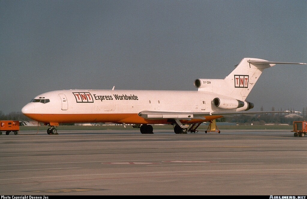 El Boeing 727 de Aerolíneas Argentinas que se negaba a abandonar sus colores