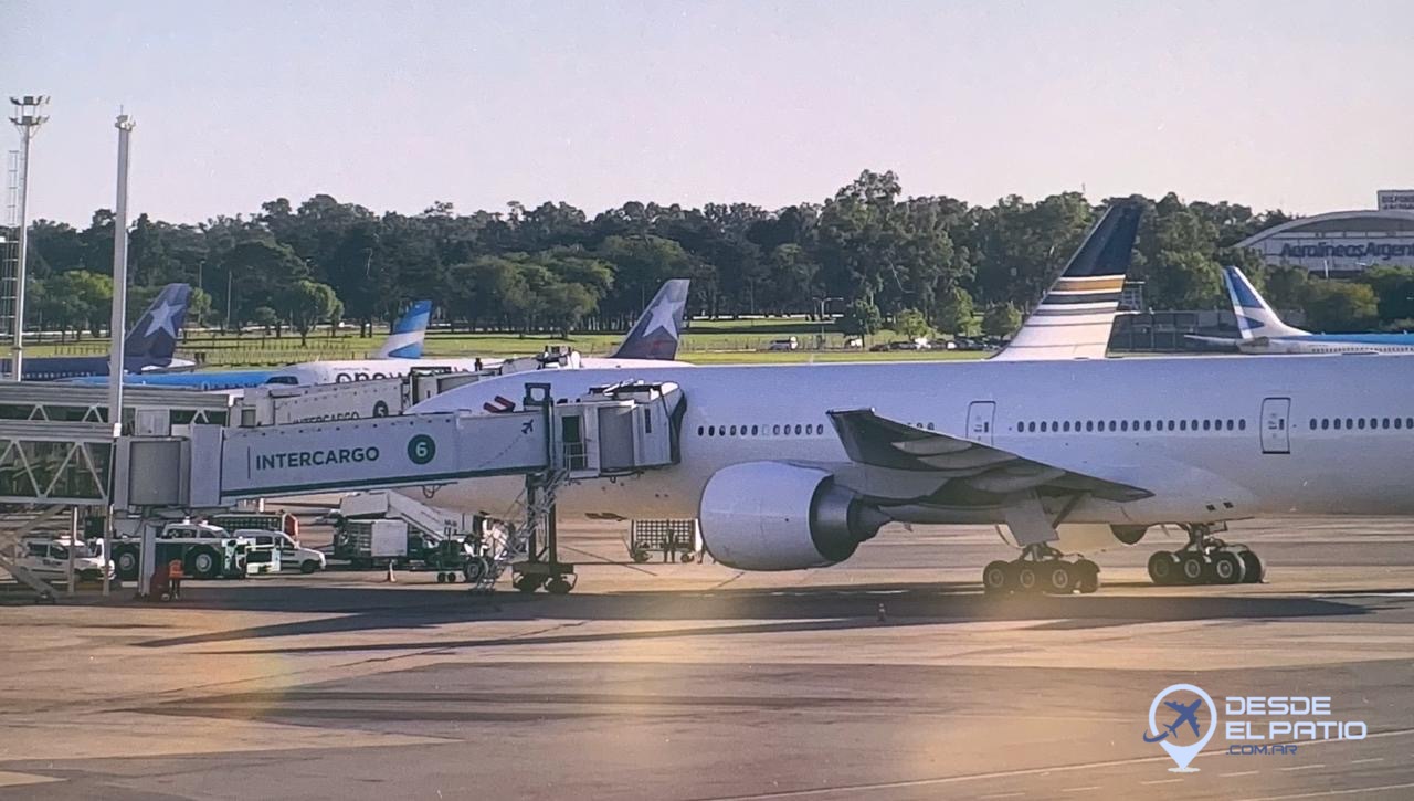 La visita del Boeing 767 de Privilege de España con vuelo especial ...