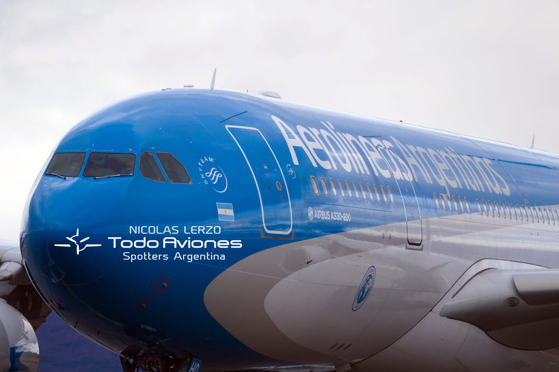 Un Airbus A330 de Aerolíneas Argentinas realizando vuelo especial a Ushuaia